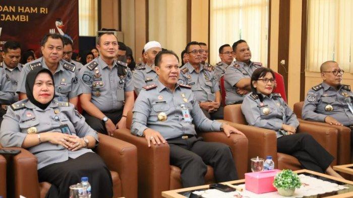 Kakanwil Kemenkumham Jambi beserta Jajaran Saksikan Serah Terima Jabatan Menteri Hukum dan HAM ...