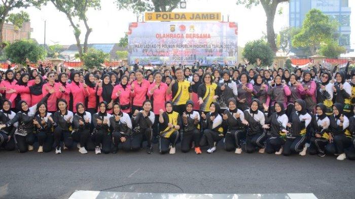 Hari Jadi Polwan ke-75, Kapolda Jambi Ikut Apel Pagi dan Olahraga ...