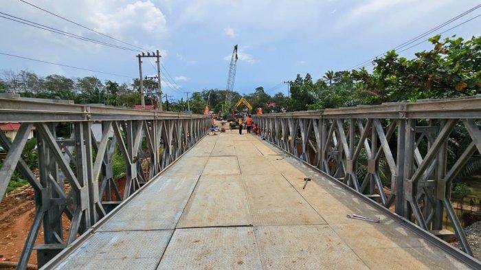 Lantai Jembatan Bailey Jambi-Sumbar Rampung, Tinggal Pemasangan Oprit - Tribunjambi.com