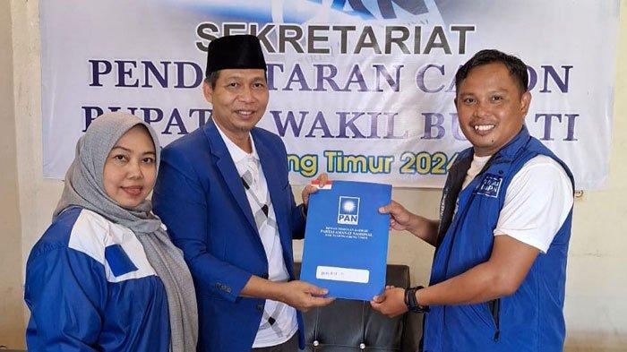 Mahrup Didampingi Istri Daftar ke PAN, Siap Bertarung di Pilkada Tanjabtim Jambi - Tribunjambi.com