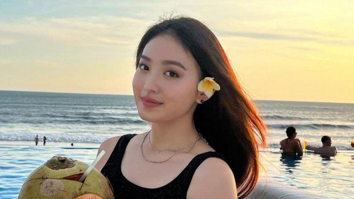 Intip Penampilan Seksi Natasha Wilona Pakai Kemeja Transparan, Warganet: Keturunan Korea ...