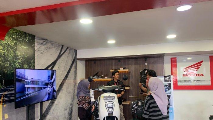 Diberi Kesempatan Test Drive Motor Listrik Honda EM1 e, 4 Jurnalis ...