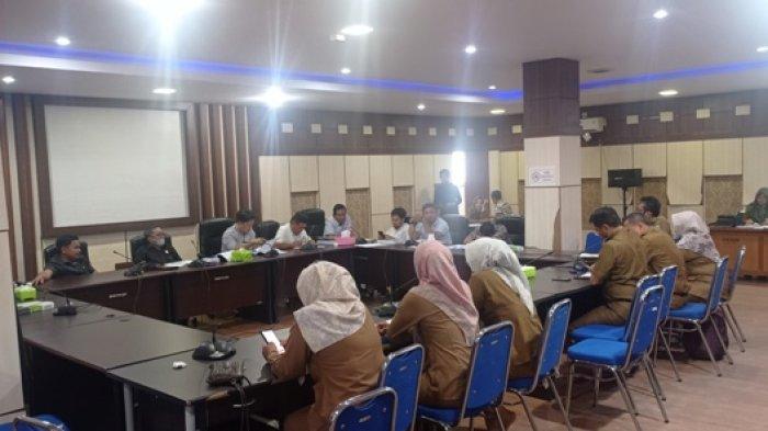 Tidak Bawa Data, Kadis Pendidikan Merangin Disuruh Keluar Ruangan oleh ...