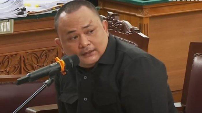 Terungkap Pria Ini Pindahkan DVR CCTV Komplek Duren Tiga ke Mobil Chuck ...