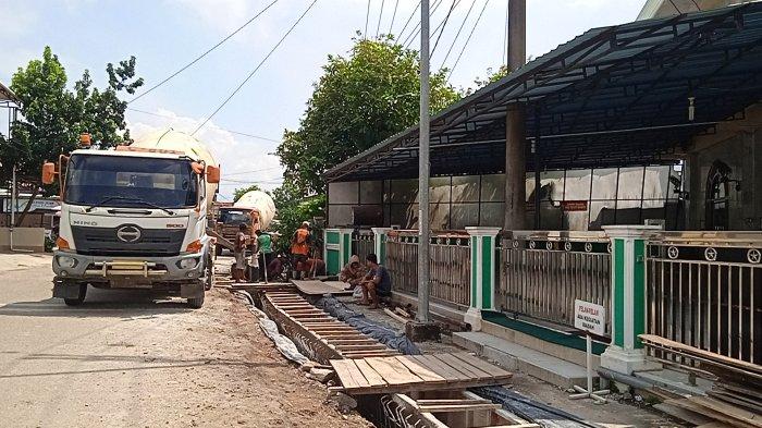Dinas PUTR Batanghari Bangun Drainase di Muara Bulian, Target Akhir ...