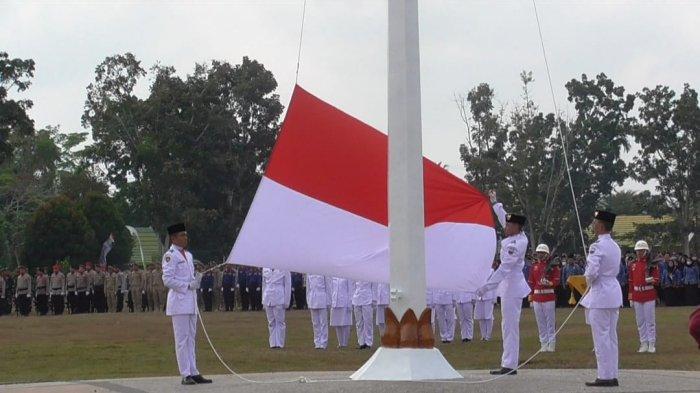 Pemkab Muaro Jambi Sukses Kibarkan dan Turunkan Bendera Merah Putih - Tribunjambi.com
