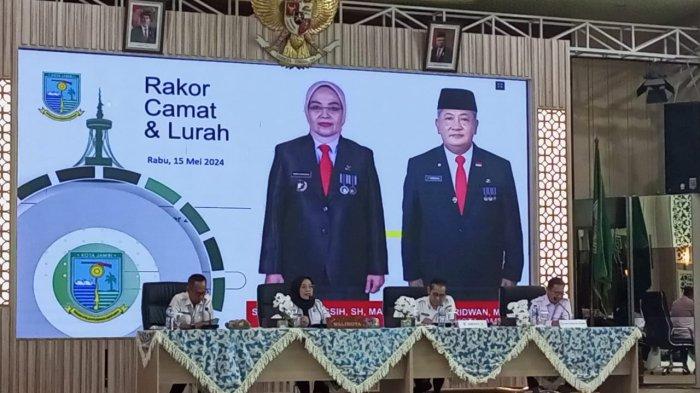 Pimpin Rapat Koordinasi Camat dan Lurah, Pj Wali Kota Jambi Soroti Beberapa Hal ini ...