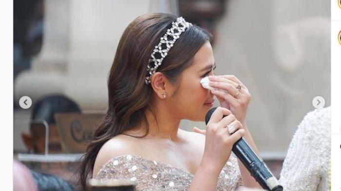 Tangis Pecah Prilly Latuconsina Sampaikan Pesan Pernikahan Ke Indah