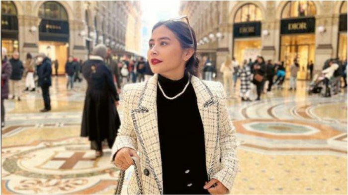 Prilly Latuconsina Ungkap Alasan Jarang Ajak Orang Tuanya Liburan ke ... Prilly Latuconsina Ungkap Alasan Jarang Ajak Orang Tuanya Liburan ke ...