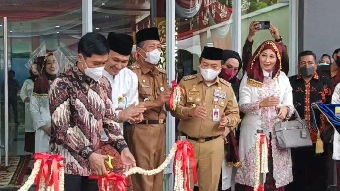Wakil Menteri Kesehatan Resmikan Gedung Masjchum Sofwan RSUD Raden ...