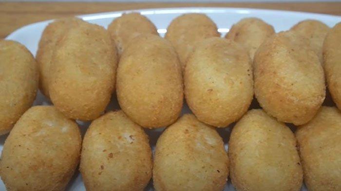 Resep Combro, Tumis Oncom Sebelum Dicampur Adonan - Tribunjambi.com