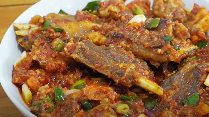Resep Iga Sapi Pedas Manis, Rebus Iga Bersama Jahe dan Daun Salam ...