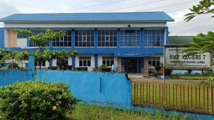 Tak Ada Guru Agama Kristen, Orang Tua Siswa SMP di Muaro Jambi Ini ...