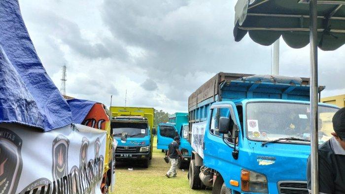 Demo Sopir Truk Batubara di Kantor Gubernur Jambi: Kami Warga Jambi Tapi Dianaktirikan ...