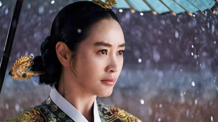 Sinopsis Under The Queen's Umbrella Episode 7, Tabib Kwon Melarikan ...