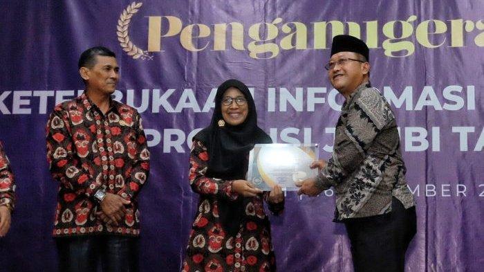 Keterbukaan Informasi, KIP Jambi Beri Penghargaan Kepada Dinas Kominfo Muaro Jambi - Tribunjambi.com