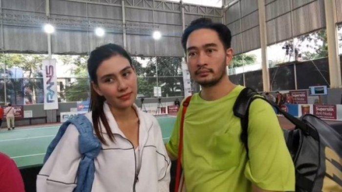 Jeje Govinda Disebut Pria Lembek, Syahnaz Bela Suami: Orang Gak Tau Pas ...