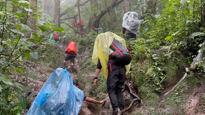 Kisah Orang Pendek Berkaki Terbalik di Gunung Kerinci yang Bikin ...