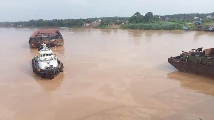 Rusak Lama Belum Diperbaiki, Fender Jembatan Aurduri I Jambi Ditabrak ...