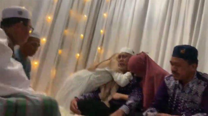Viral Suami Pulang Haji Baru Tahu Istri Meninggal Dunia, Oleh-oleh ...