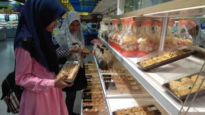 Deretan Roti dan Cake di Hypermart Talang Banjar, 38 Jenis Semua Fresh ...