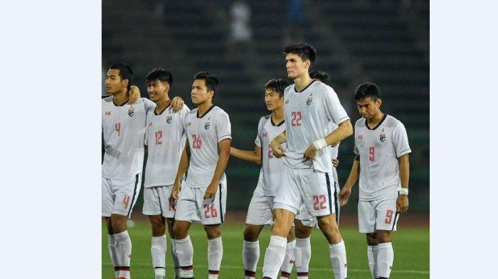 Ini Sosok Bek 2 Meter yang Adang Striker Indonesia Marinus, 'Goliat ...