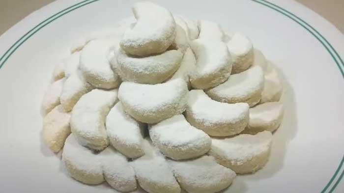 Resep Kue Putri Salju, Tambahkan Sedikit Selai Kacang pada Adonan ...