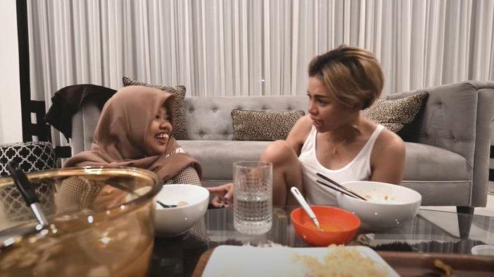 Diajak Nonton Film Panas dengan Nikita Mirzani, Mendadak Kekeyi Heran: Bokep Itu Apa Sih Mah ...