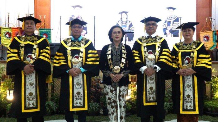 Rektor Intiyas Utami Mengukuhkan 3 Guru Besar, UKSW Siap Lahirkan ...