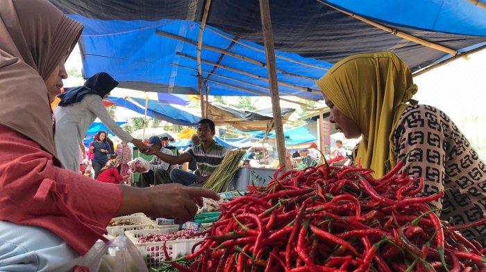 Harga Cabai Merah dan Cabai Rawit di Pasar Sengeti, Muarojambi, Makin Pedas, Tembus Rp100 Ribu ...