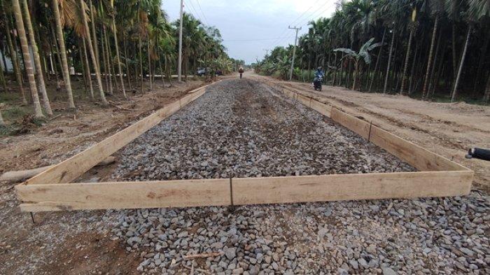 Ini Spesifikasi Pembangunan Cor Beton Jalan Sabak Ulu Yang Masih Tahap ...