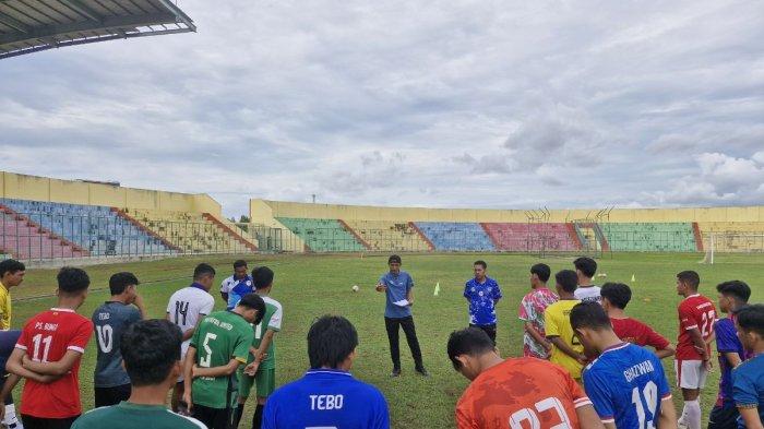 Penuh Persiapan, Tim Kesebelasan Tebo Targetkan Masuk Final Gubernur ...