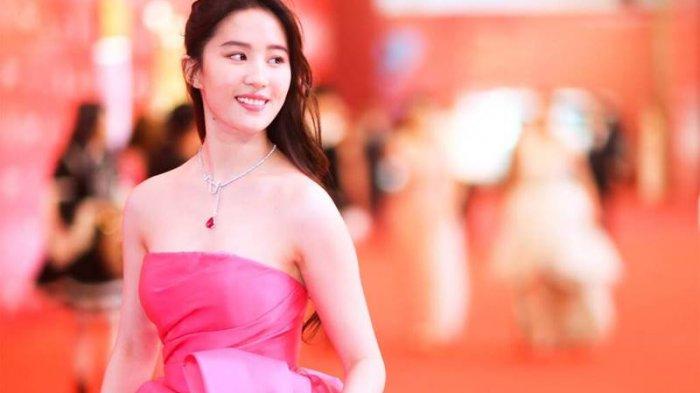 5 Fakta dan Foto-foto Cantiknya Liu Yifei Pemeran Mulan Live Action ...