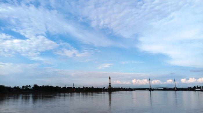 Yuk Keliling Sungai Batanghari Pakai Ketek, Ada Tempat Kuliner yang ...