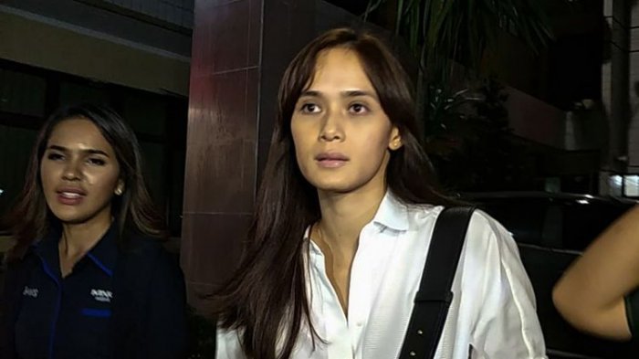 Sosok Renata Kusmanto, Artis Cantik yang Baru Cerai dari Fachry Albar, Intip Foto-fotonya ...