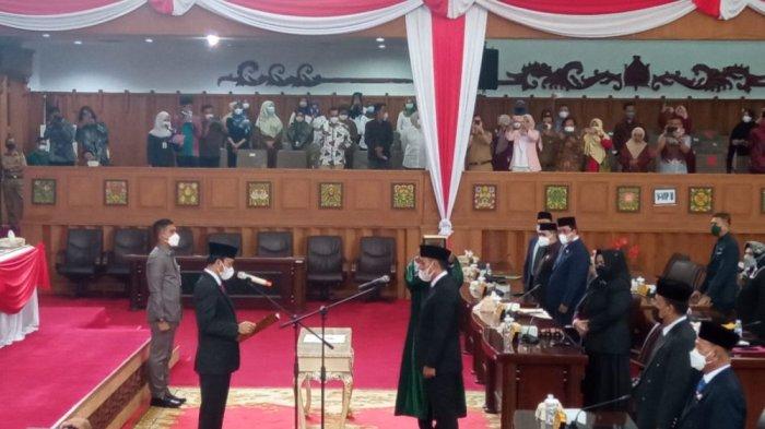 Samsul Riduan Dilantik Gantikan Zainul Arfan sebagai Anggota DPRD ...