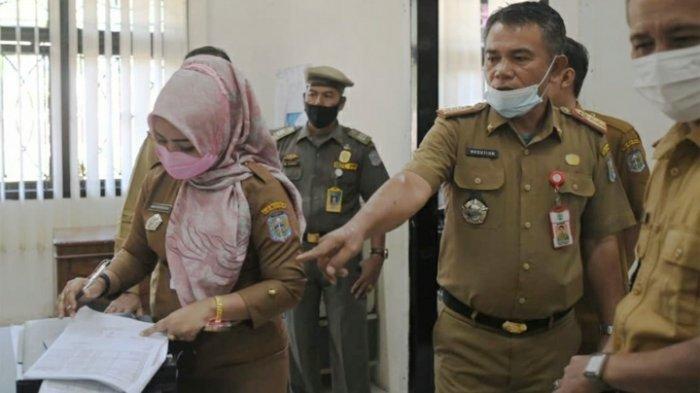 Sidak di Kantor Jajaran Setda Merangin, Nasution Tegas Disiplin Harga Mati - Tribunjambi.com