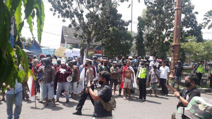 Demo di Kantor PLN Muara Bulian, Warga Sungai Bahar Mengeluh Banyak ...