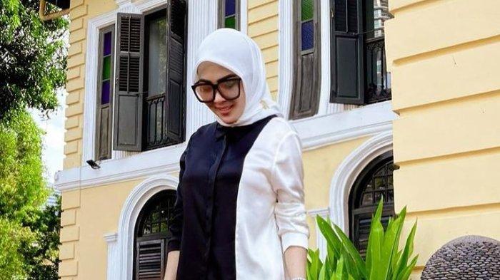 Cita Citata Beri Komentar saat Lihat Pose Syahrini Gunakan Hijab, Istri ...