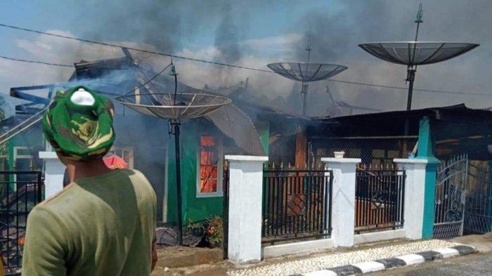 BREAKING NEWS: Dua Unit Rumah di Tanah Kampung Ludes Terbakar, Seorang Warga Alami Luka Bakar ...