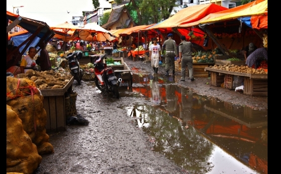 Pasar Angso Duo Ternyata Kotor dan Becek Ya? (BERITA FOTO ...