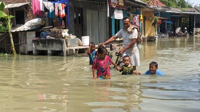 Banjir Demak Meluas ke 10 Desa, Ribuan Warga Terdampak akibat Tanggul Sungai Tuntang Jebol ...