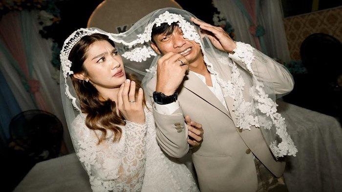 Potret Pernikahan Komedian Yono Bakrie & Vini Caroline Menikah di KUA ...