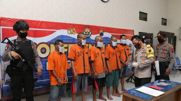 Warga Resah karena 5 Pria di Sempor Kebumen Ini Sering Bermain Judi ...