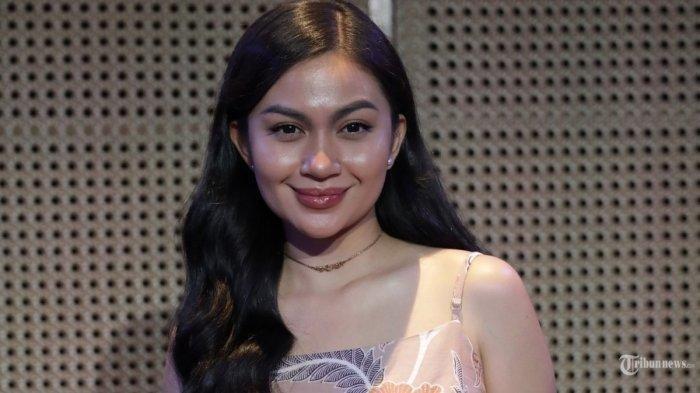 Diduga Pacaran, Ariel Tatum Unggah Buket Bunga di Hari Valentine Dari ...