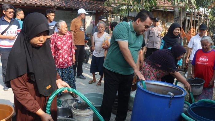 Atasi Kekeringan Alumni Stpdn Ipdn Salurkan 31 Tangki Air Bersih