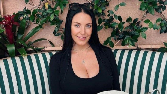 Mahasiswa Antusias! Universitas ini Undang Angela White, Artis Film Dewasa Sebagai Dosen Tamu ...