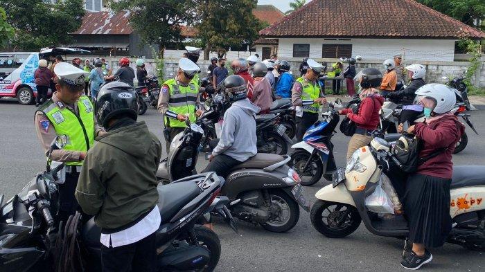 Hasil Operasi Keselamatan Candi 2024 di Karanganyar, Pelanggaran Didominasi Knalpot Brong ...