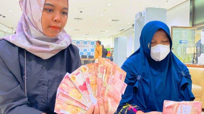 SOSOK Rustini Penjual Nasi Megono Simpan Uang Rp 40 Juta dalam Kaleng ...