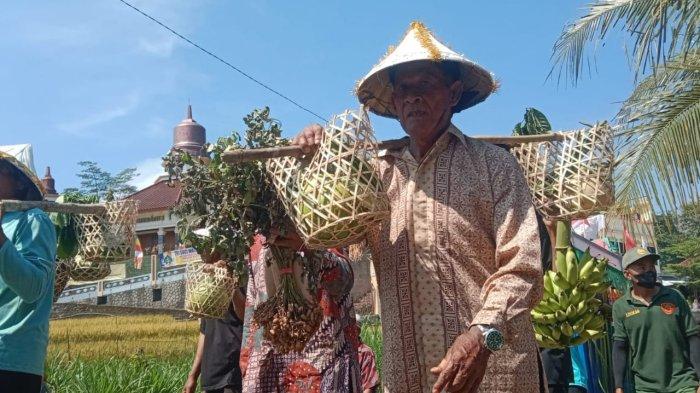 Meriahnya Tradisi Sedekah Bumi di Desa Jrahi Pati, Ribuan Nasi Berkat dan Gunungan Diperebutkan ...